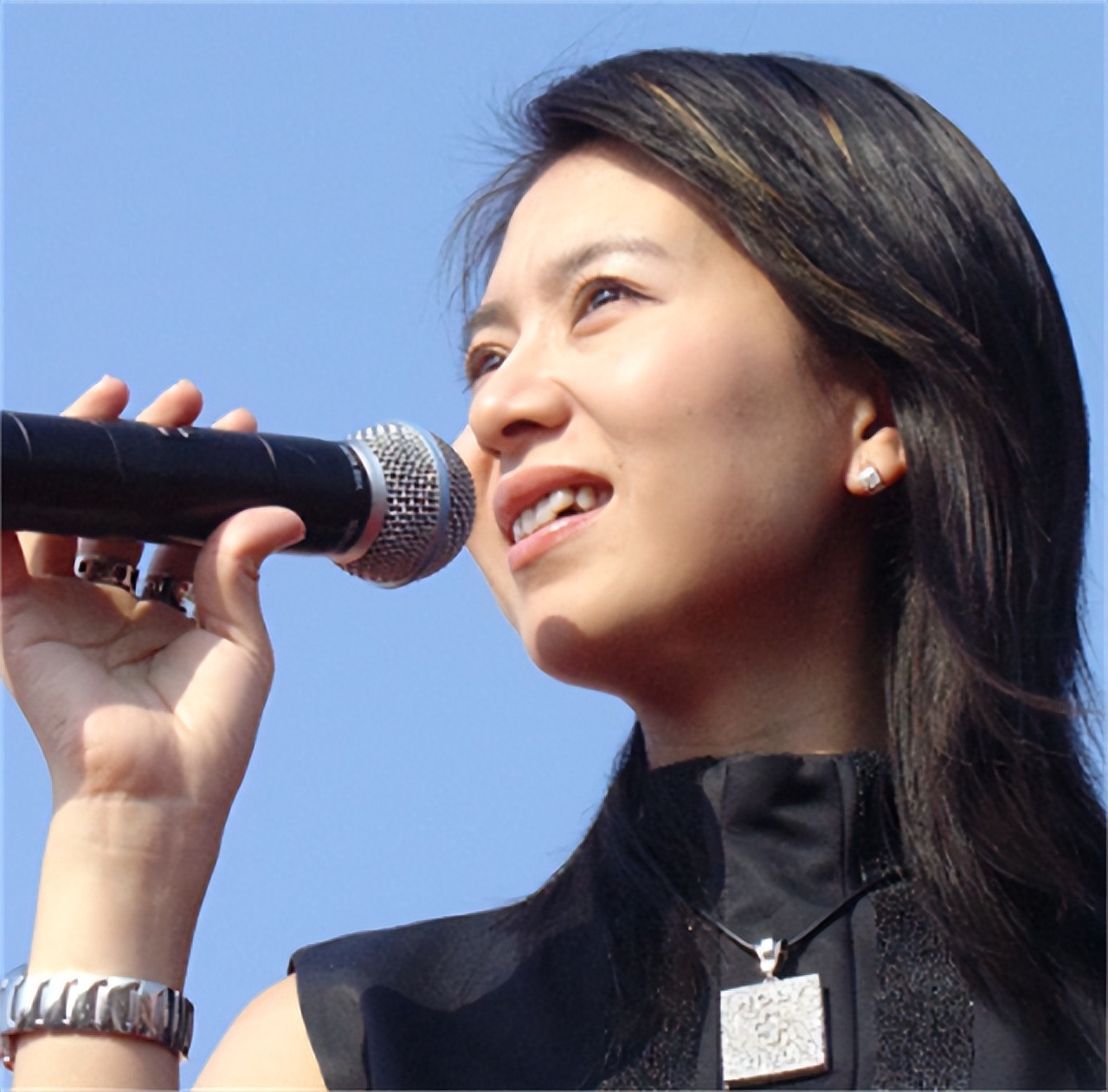 The recent situation of former international footballer Li Bing and ...