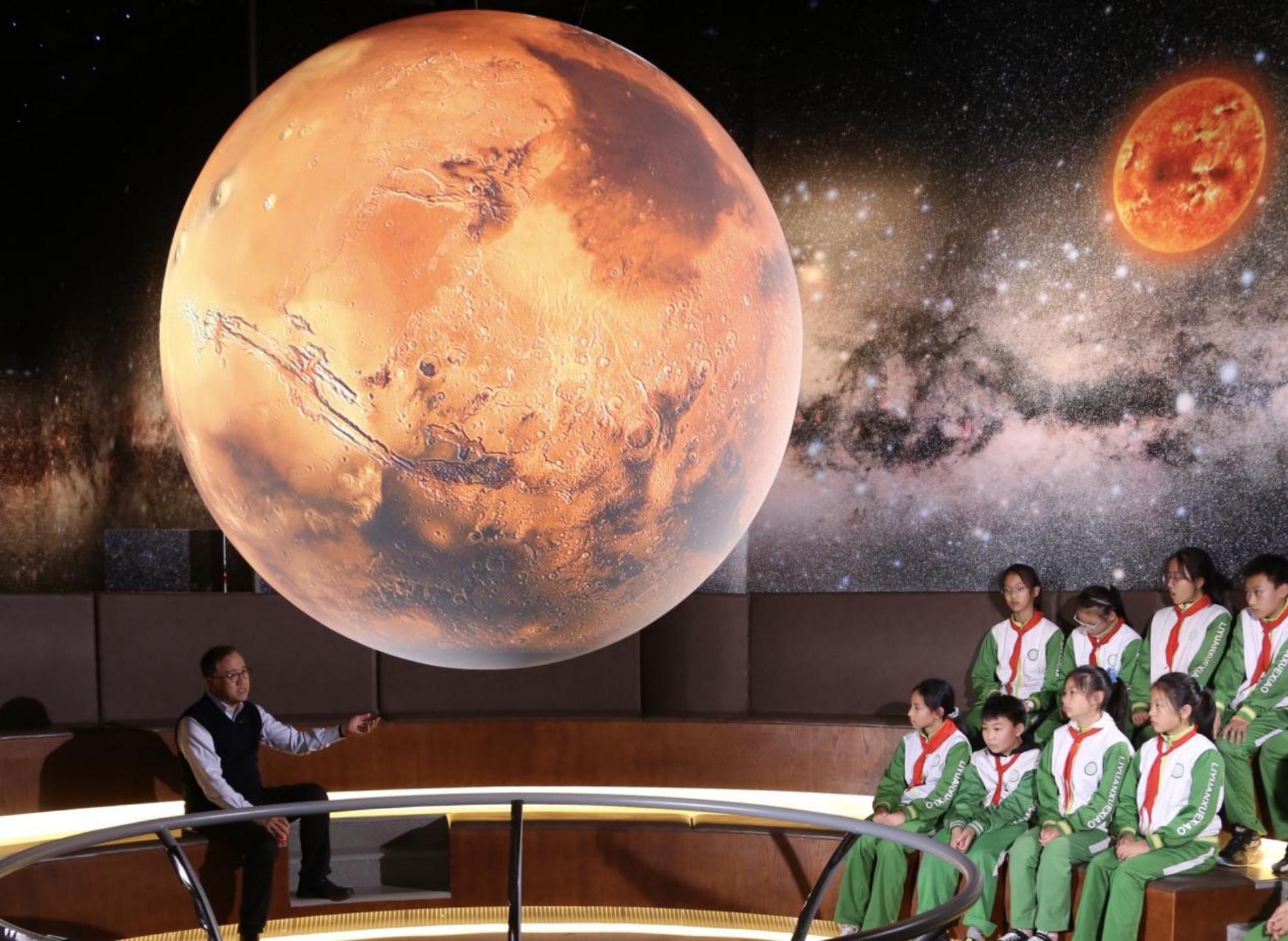 Stimulate curiosity: out of the cradle of the earth - iNEWS
