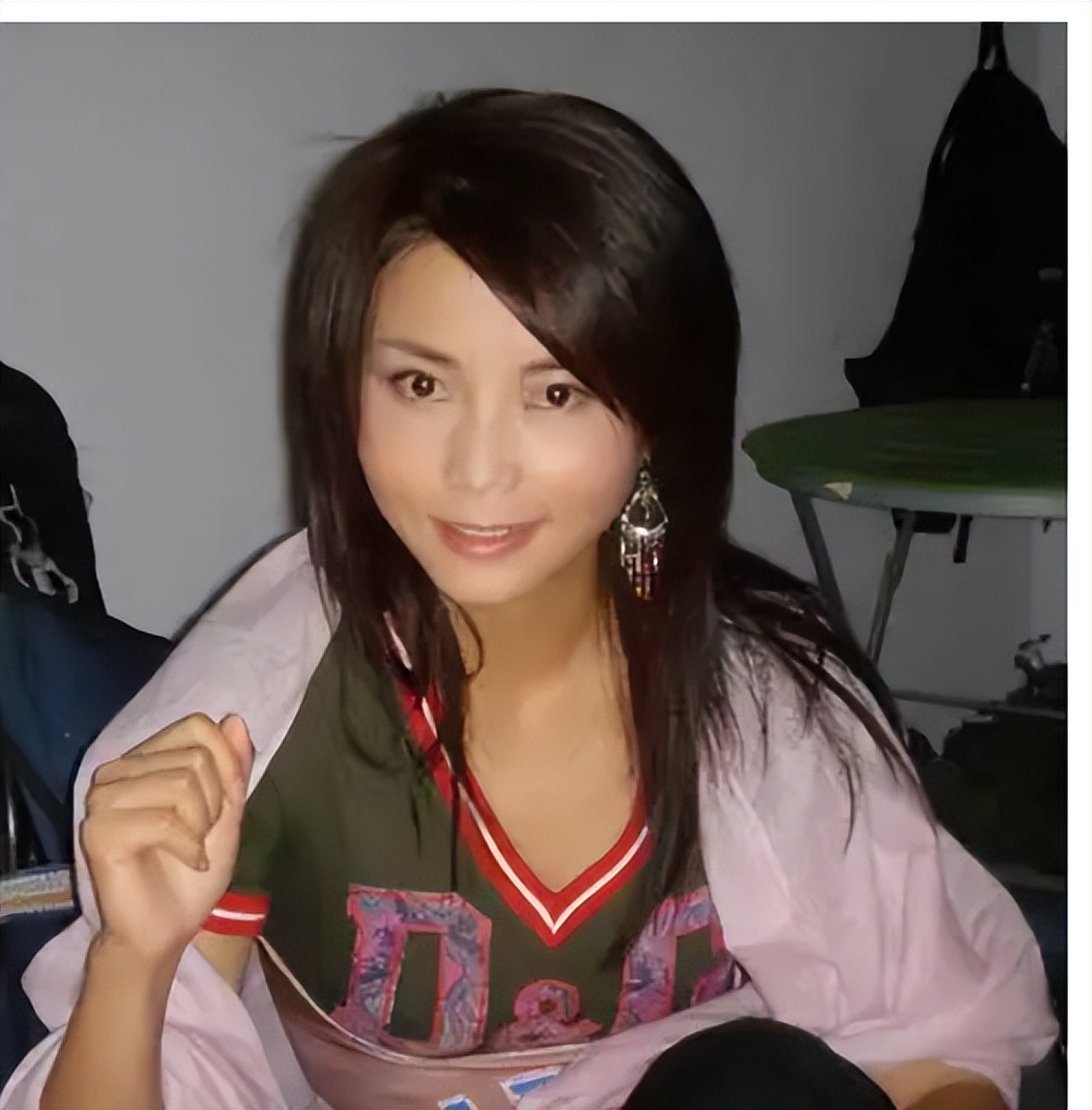 13 years ago, what happened to Wang Yu who let Li Yu wear a wedding ...