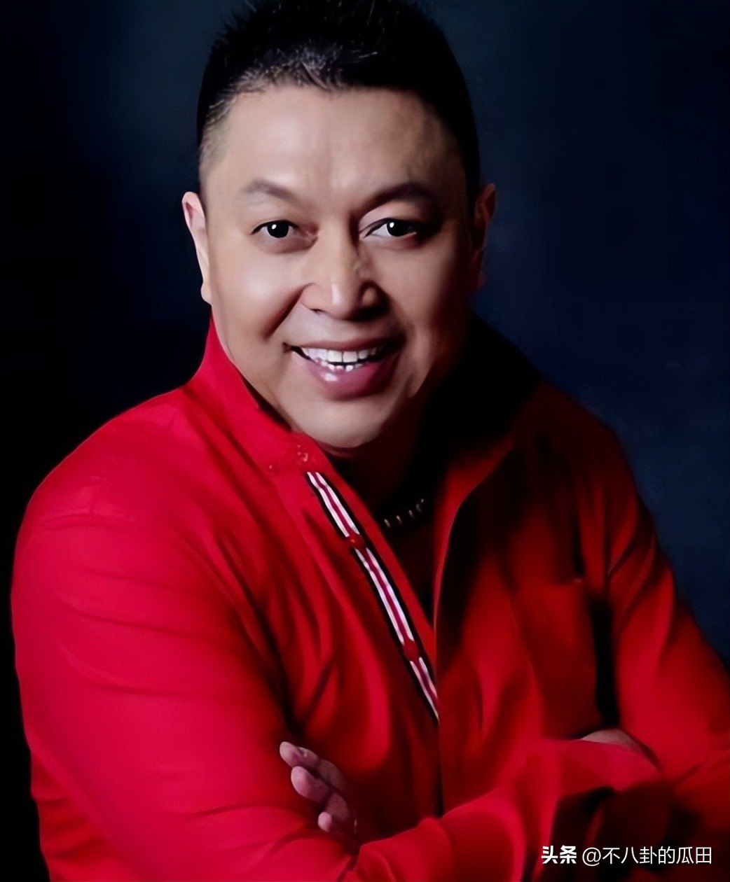 From CCTV to satellite TV, why is the 64-year-old host Wang Weinian so ...