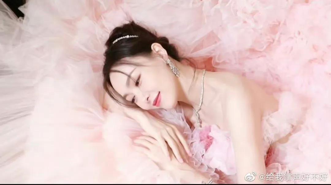 Tang Yan: Offending Weibo, tearing up Yang Mi, the first person behind ...