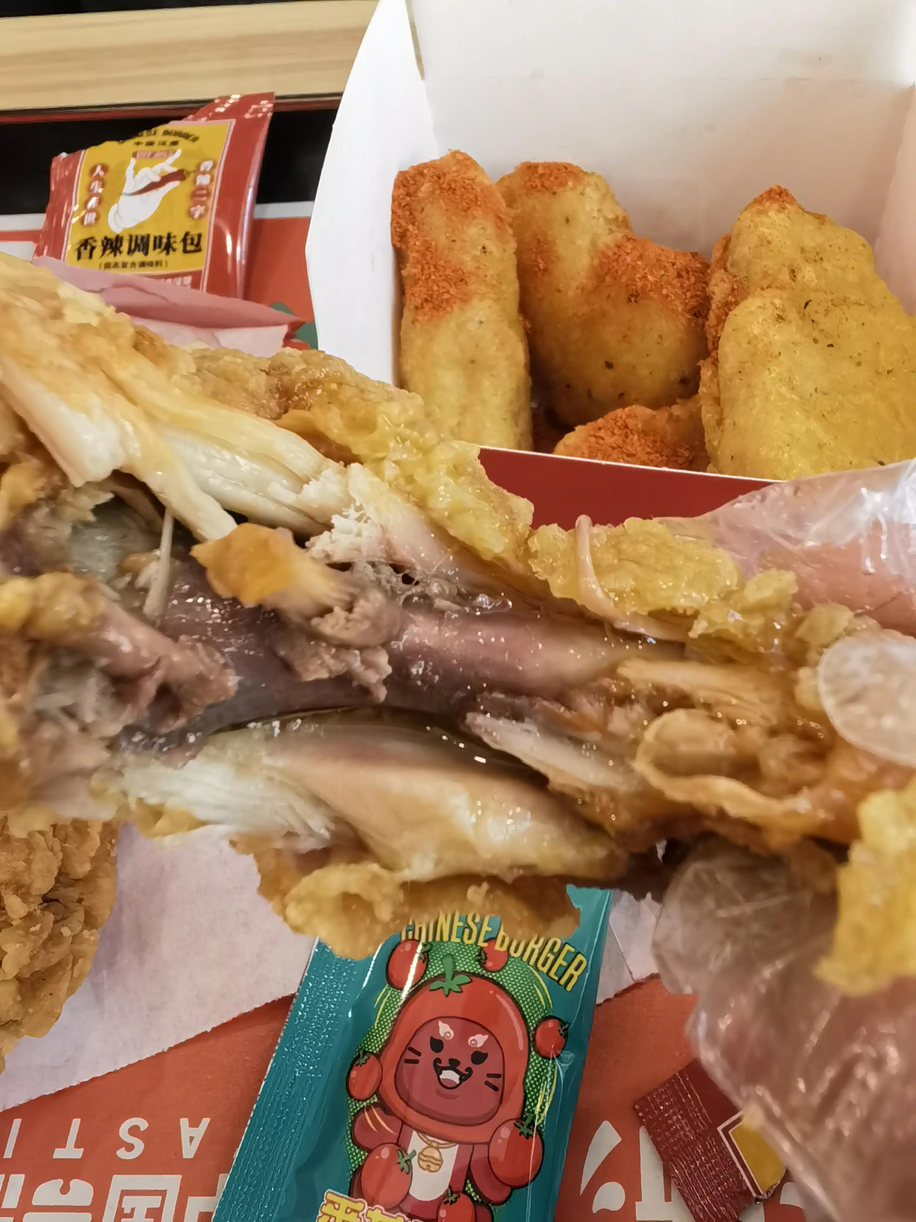 How about a Chinese burger that only costs 12 yuan? - iNEWS