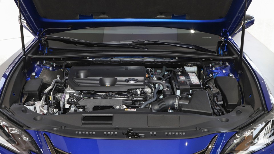 Lexus ES: Is it really luxurious, or is it "cutting leeks" again - iNEWS