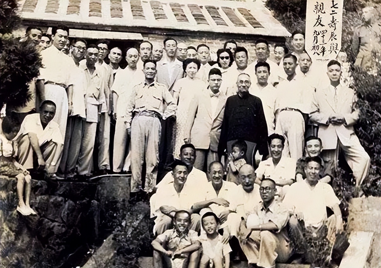 In 1960, Yan Xishan died in a foreign land. After 30 years, his son ...