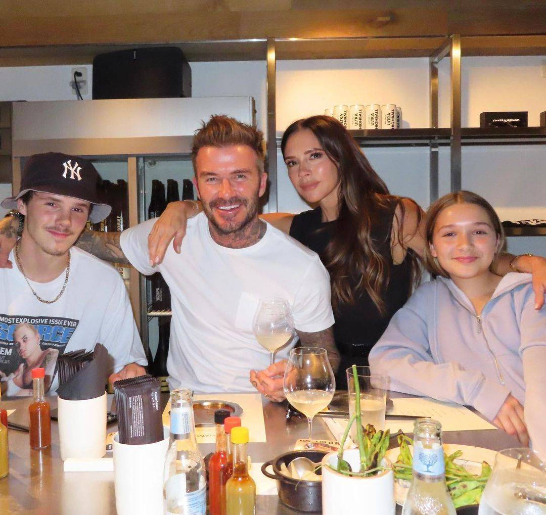 The Beckham family took photos with geisha on vacation in Japan - iNEWS