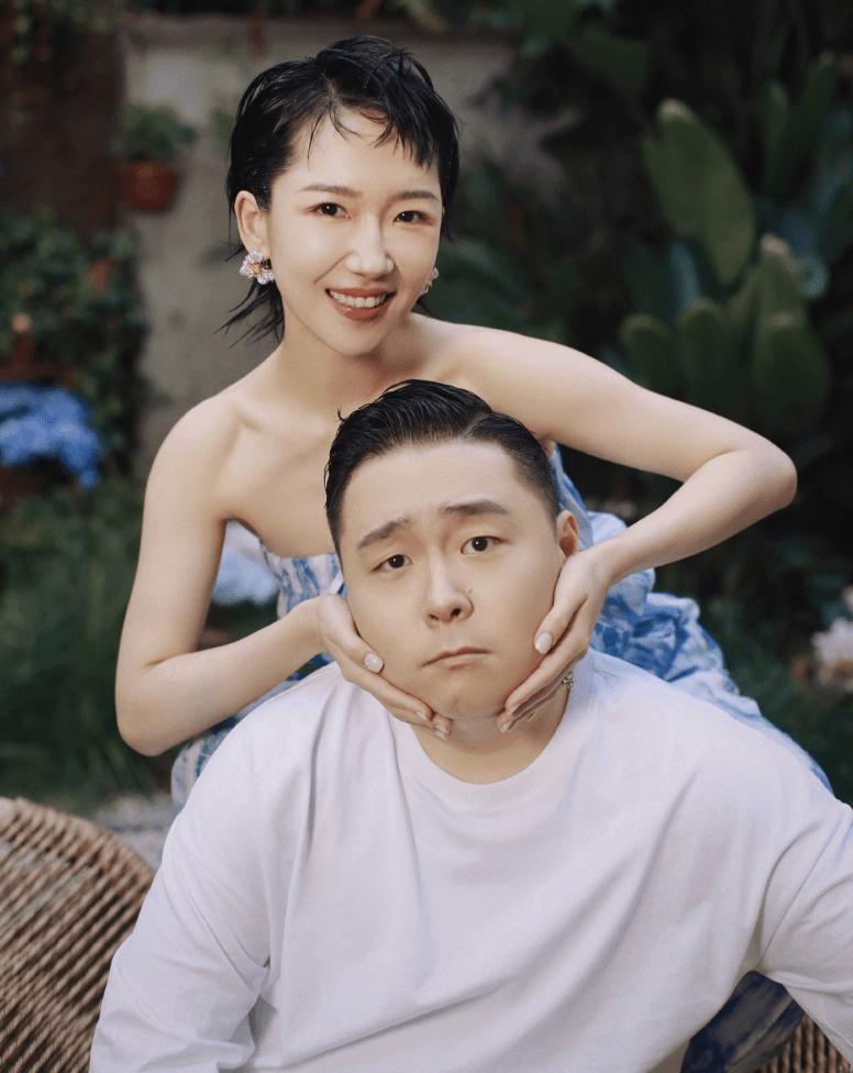 Hao Shaowen's wedding photos were exposed, the couple dressed casually and looked like they were ...