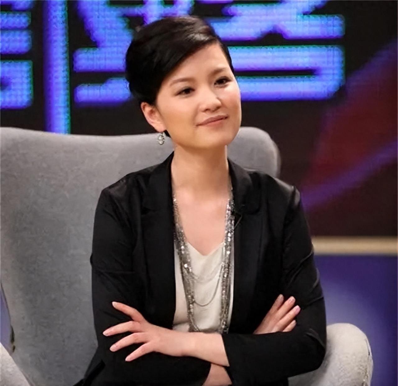 Well-known host Chen Rong: After being hacked, she returned to her old ...