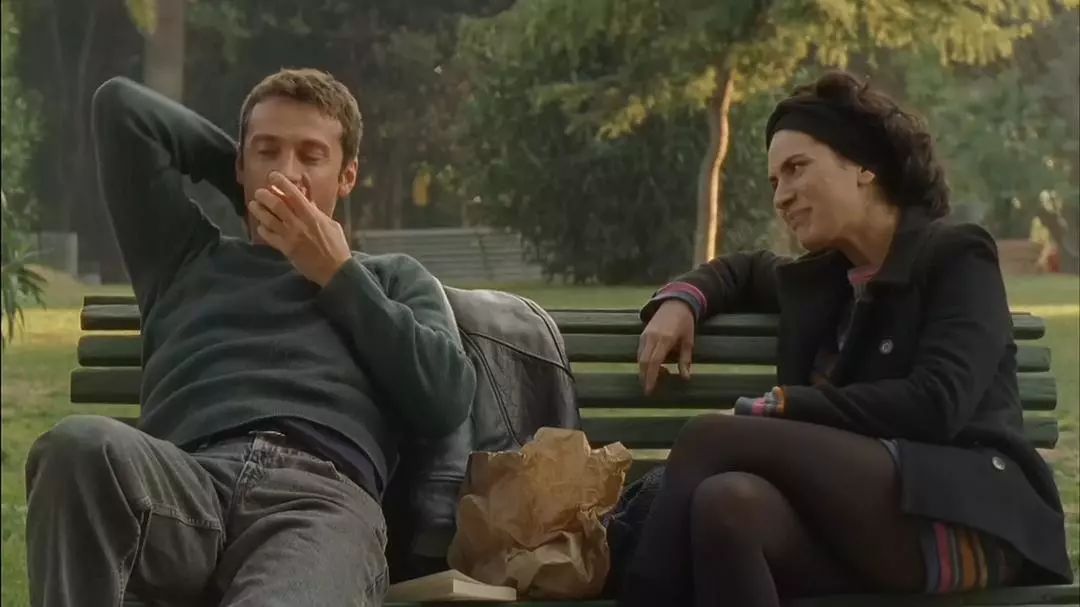 "A Splendid Life" film review: Splendid life, noisy history - iNEWS