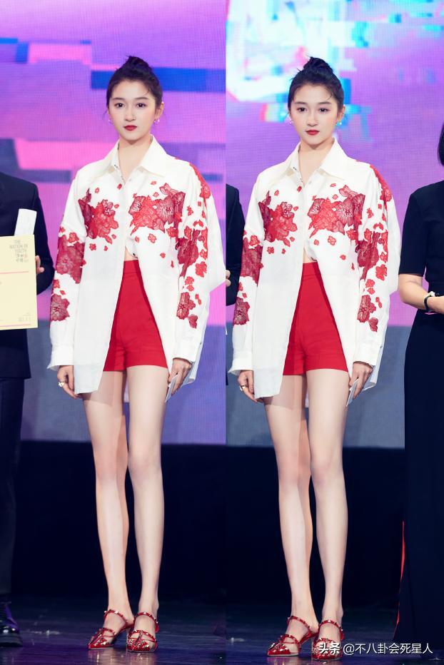 Look at the legs first!These 14 female celebrities have long legs and ...