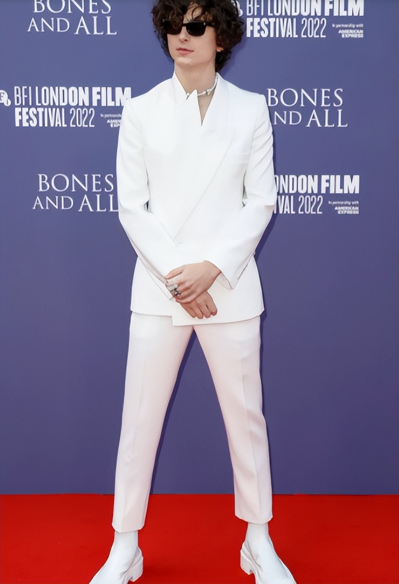 Timothée Chalamet wears a silver skull necklace at the London premiere ...