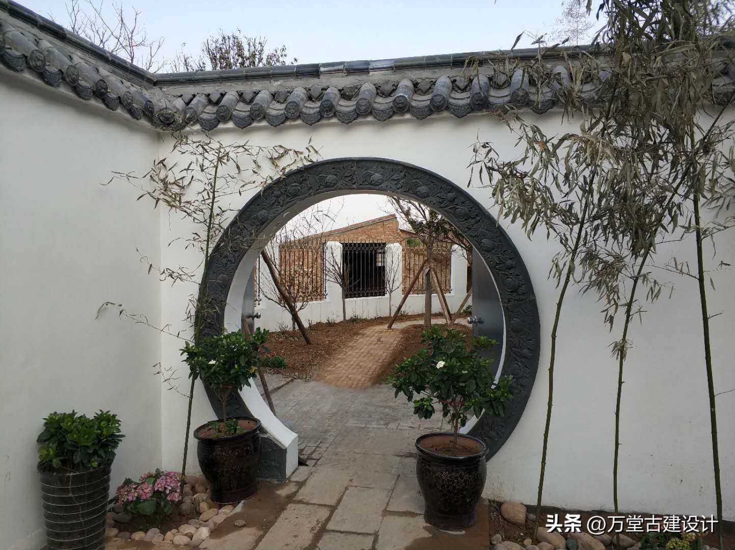 How beautiful is the moon gate in ancient gardens when used in home ...