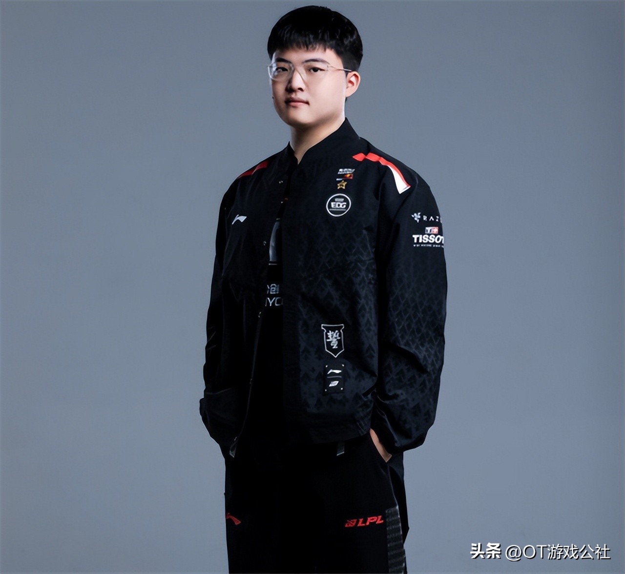 This is the gold content of uzi! The ticket price of EDG's comeback ...