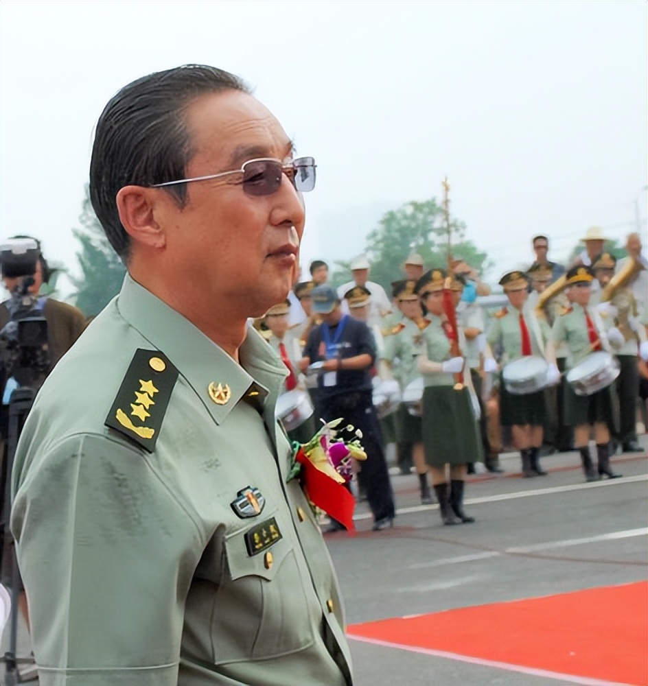 He is the only son of Peng Xuefeng, who served as the political ...