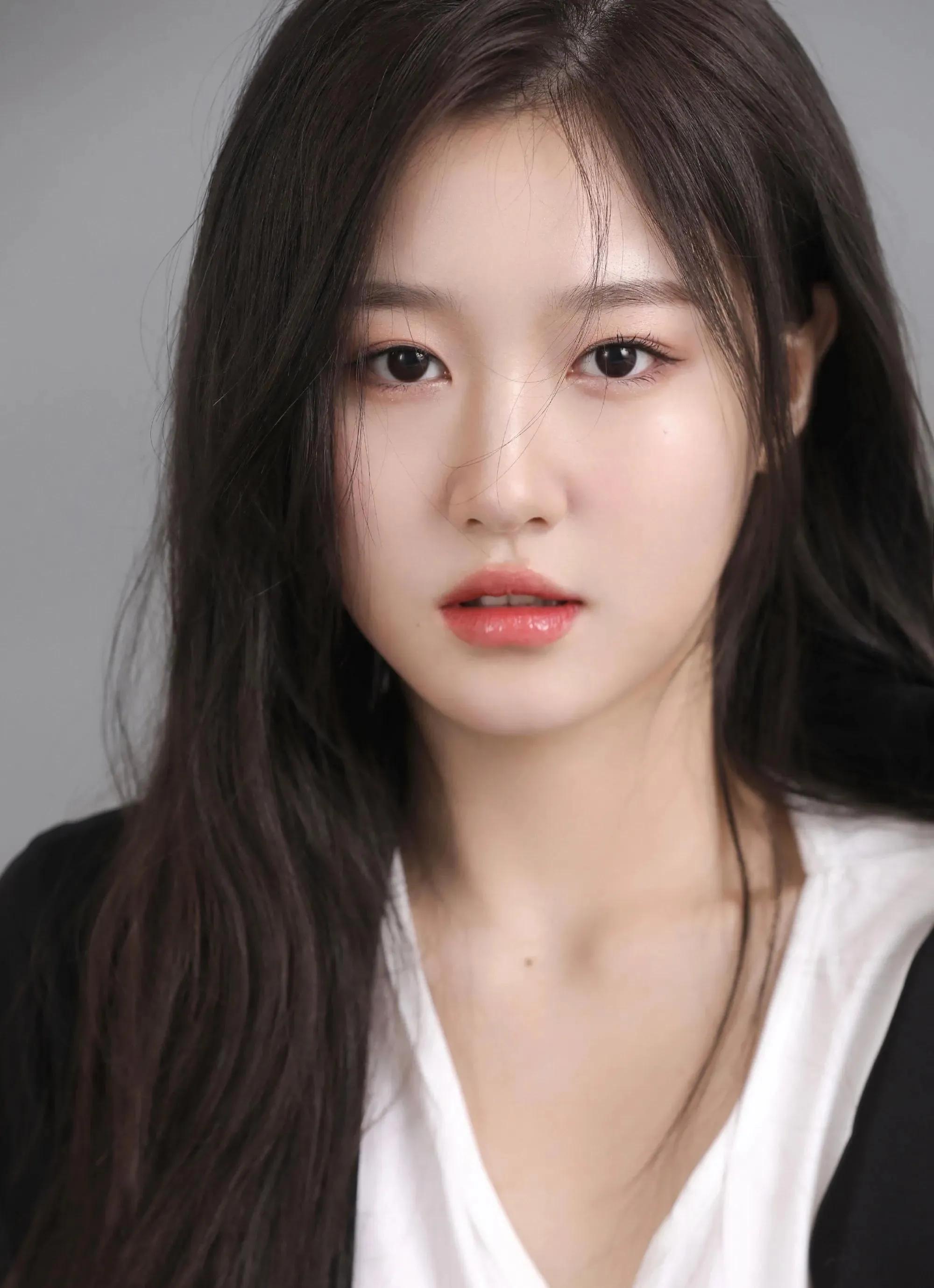 Lin is so beautiful - iNEWS