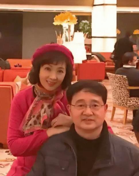 Gong Xue posted a family photo. She is as beautiful as her daughter at ...