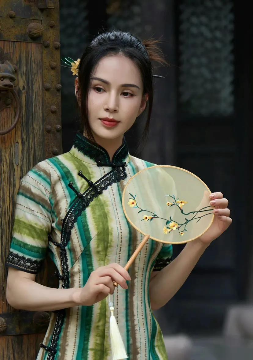 Nostalgic photos of Li Ruotong, Xiao Qiang and Weng Hong - iMedia