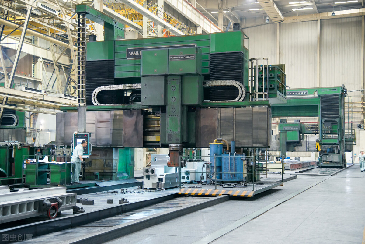 How should a small manufacturing factory in China develop? - iNEWS