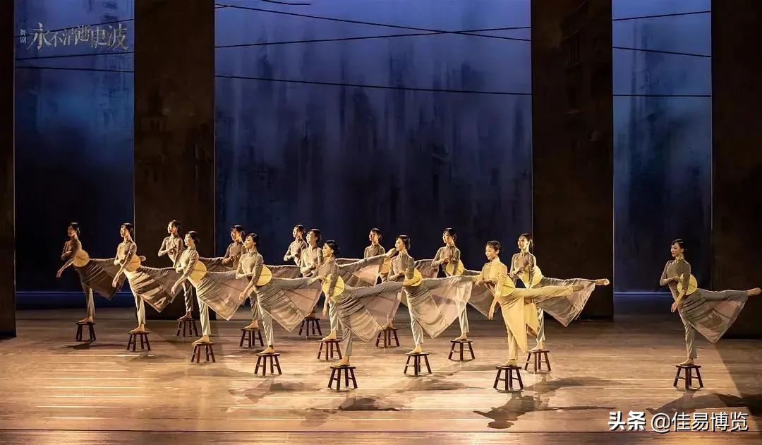 Han Zhen and Zhou Liya: The co-director of the dance drama "Only This ...