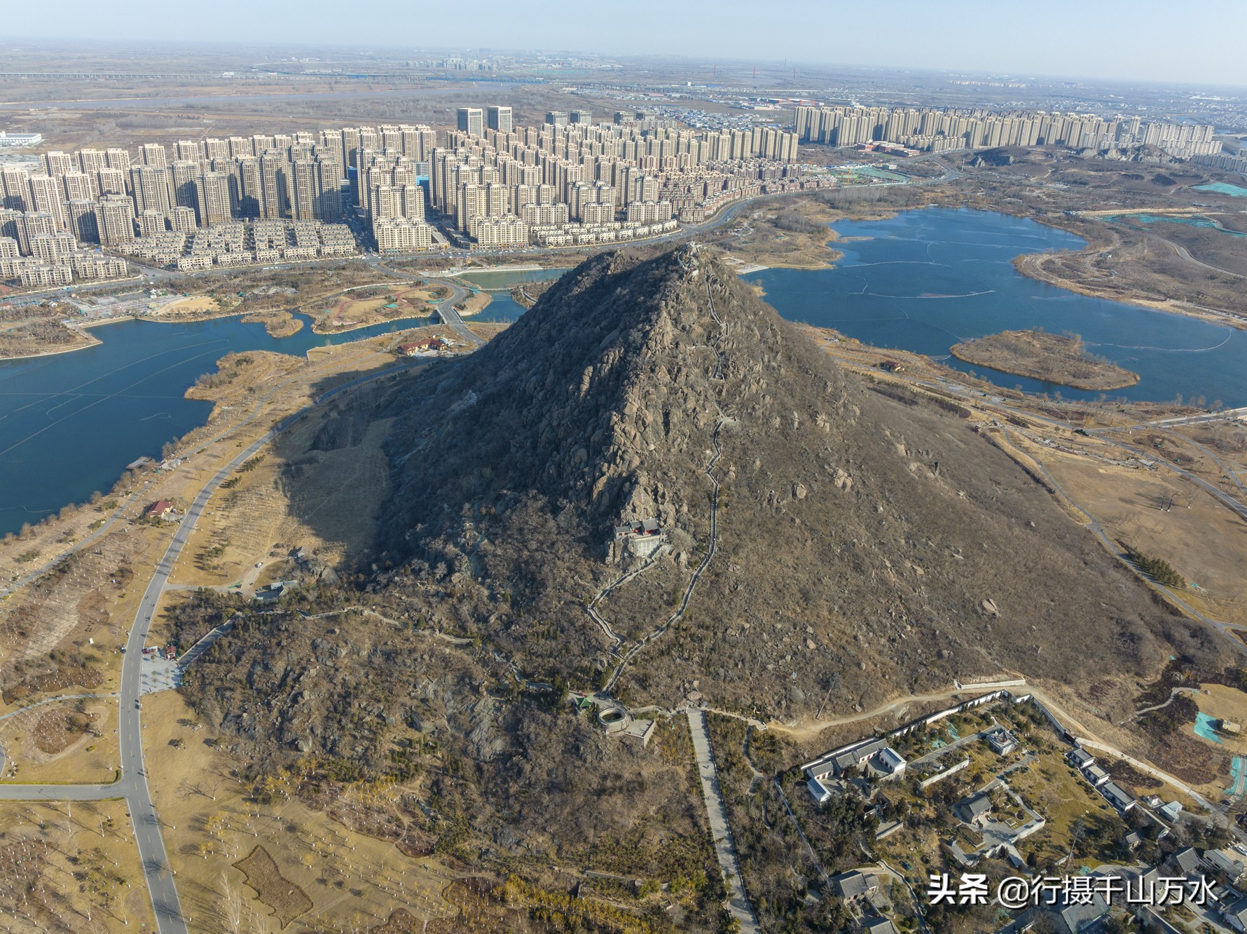 Jinan also has Huashan, which is only 197 meters above sea level, but ...