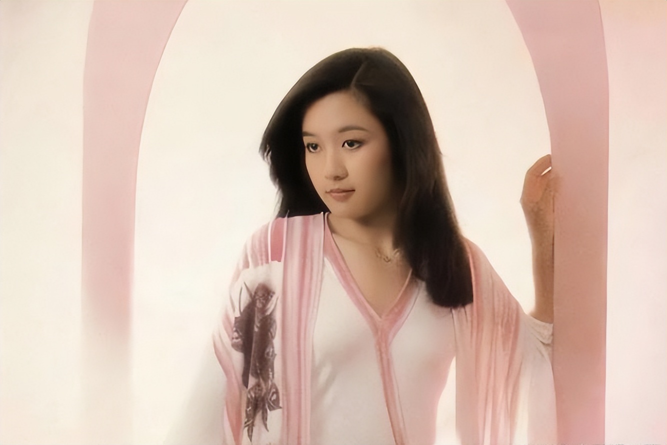 Lu Xiuling: She used to be more beautiful than Lin Qingxia, but she ...