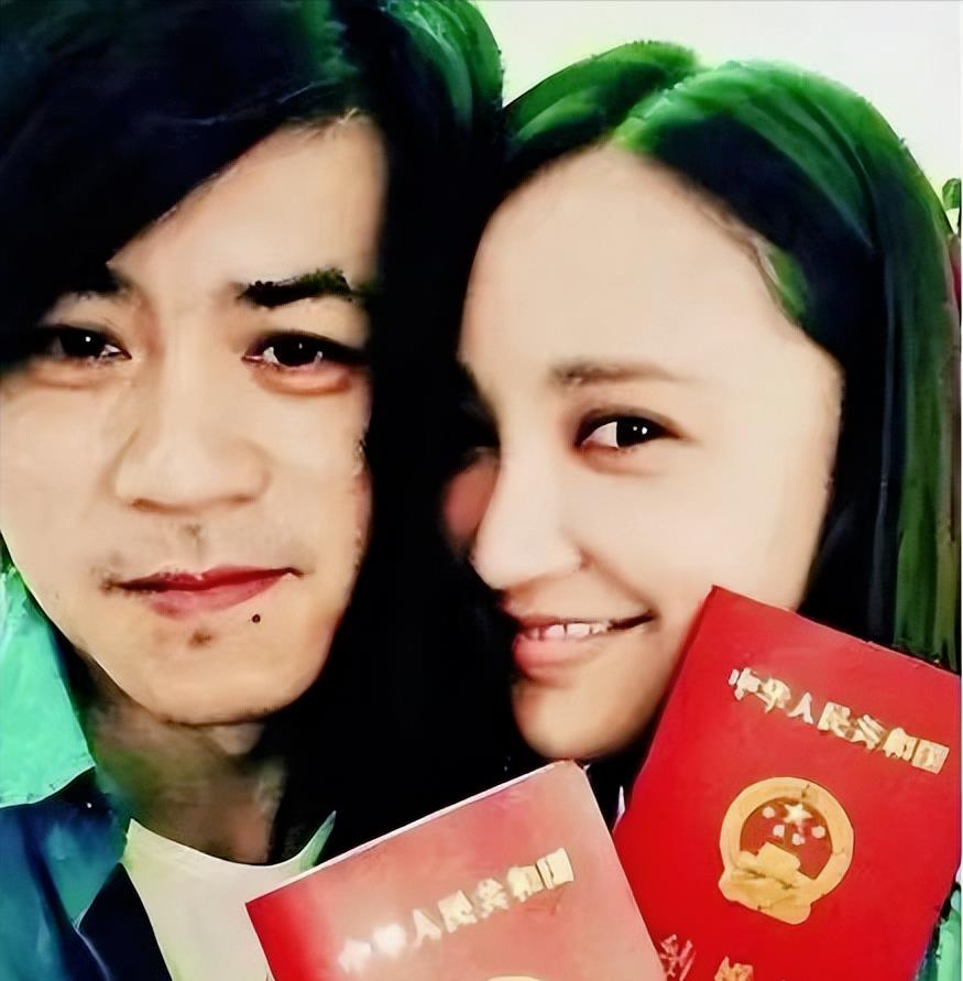 She broke up with Wang Zhifei and got divorced from Yang Shupeng. Now she is married for the ...