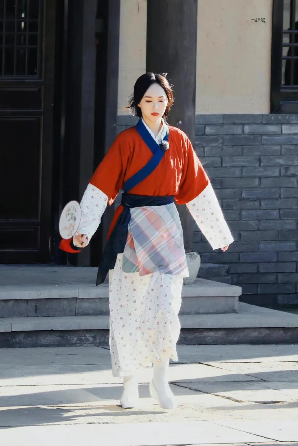 Tang Yan [our inn] cos Tong Xiangyu, a legend of martial arts, is a ...