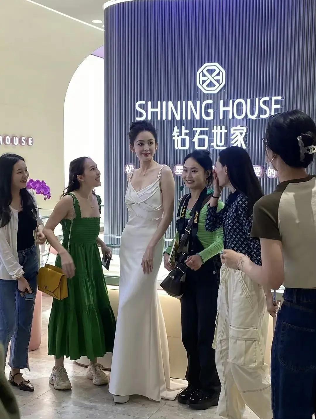 Nazha's picture is so beautiful - iNEWS