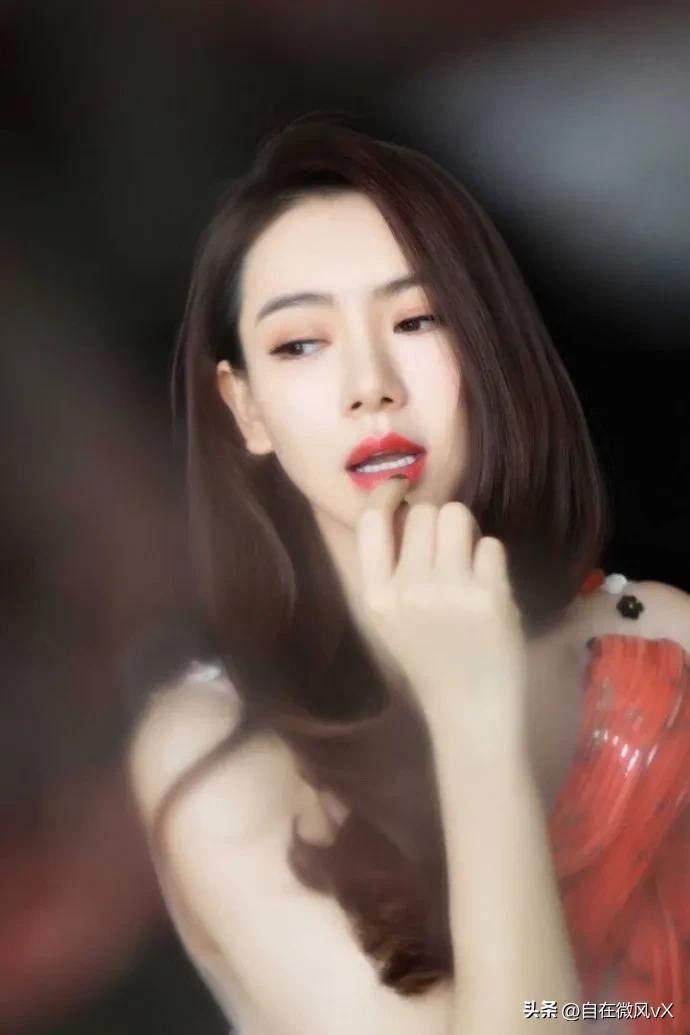 Temperament beauty Qi Wei, full of royal sisters - iMedia