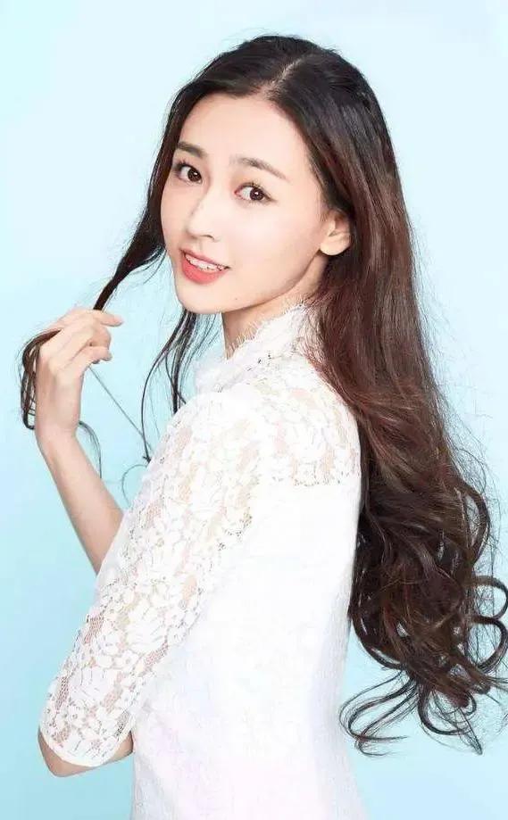 Celebrity Exploration Issue 0502: Charming, beautiful, Ding Xiaoying ...