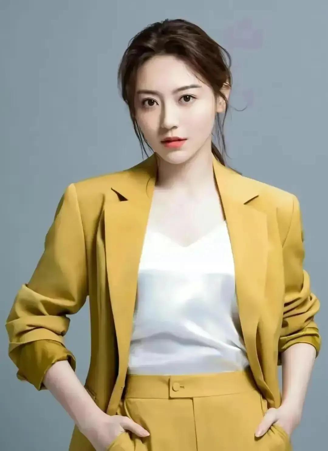 Huang Mengying: Fair and beautiful, pleasing to the eye - iMedia