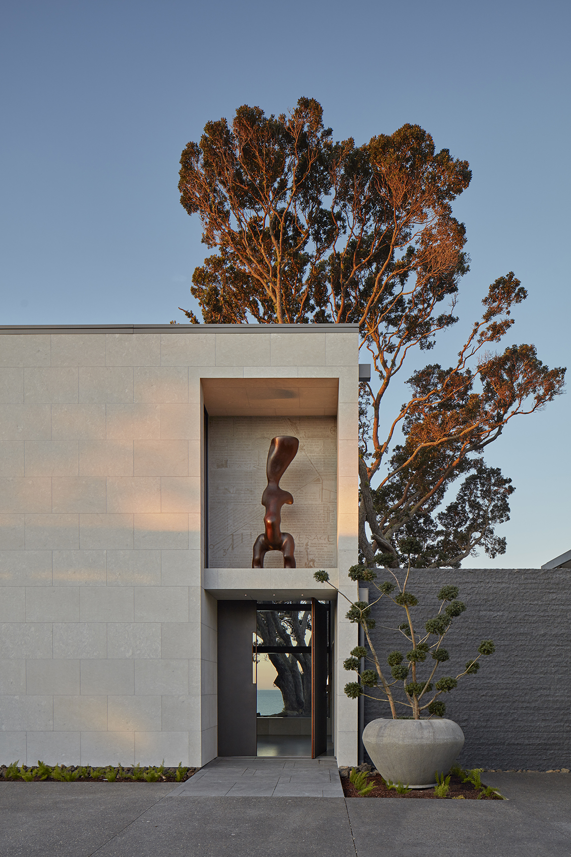 American design studio Lucas Interior: quiet and rustic living art ...