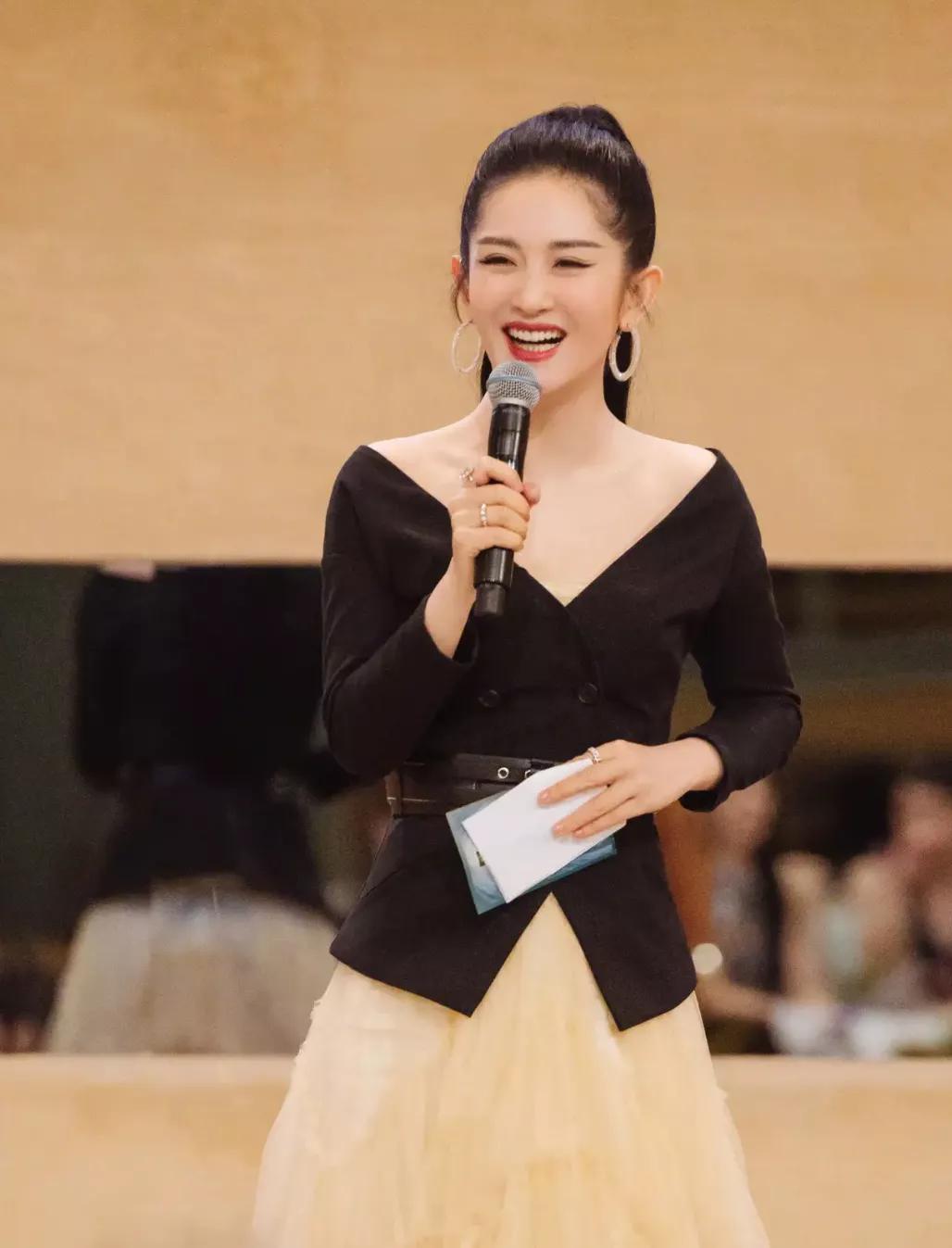 Xie Na returns to the drama stage ten years later!Baoma's infatuation ...