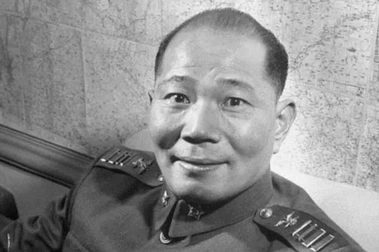 At the end of 1948, when Chiang Kai-shek's presidential palace was ...