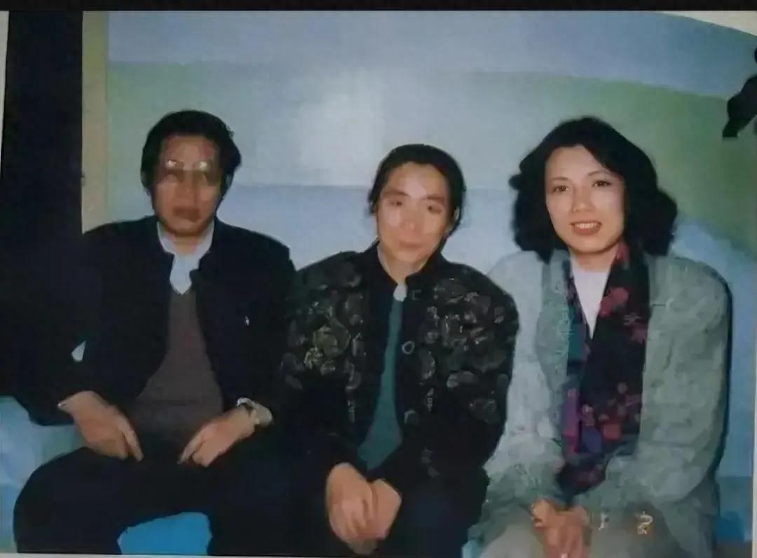 Precious moment in 1991: Lin Liguo's "fiancée" visited Lin Doudou in person and took a rare ...