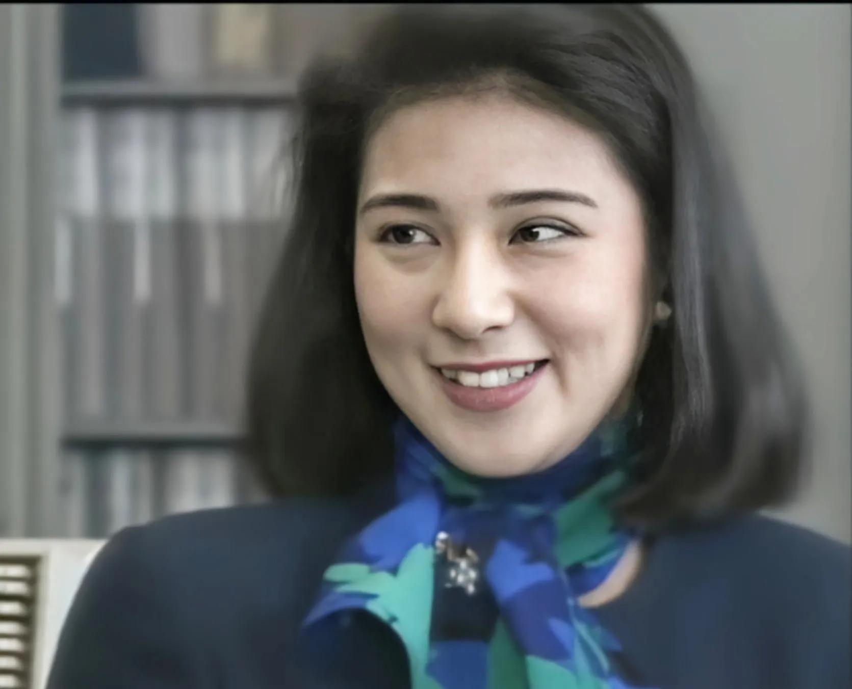 A diplomat with broken wings, an old photo of Empress Masako when she ...