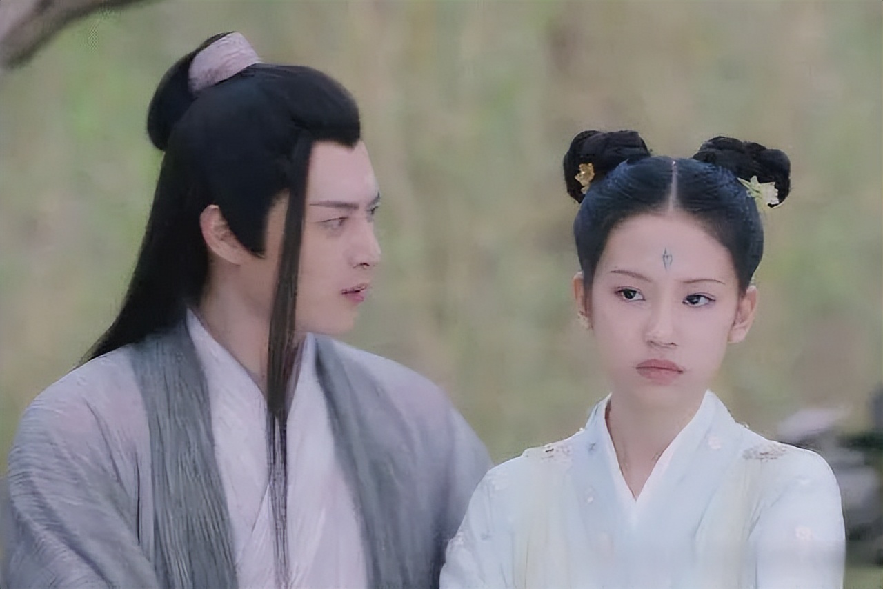 It is obviously the same person, after performing "Liu Li" and "Lotus ...