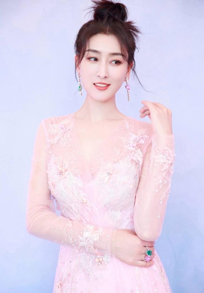 The old bustard in the entertainment circle is exposed again, the scale ...