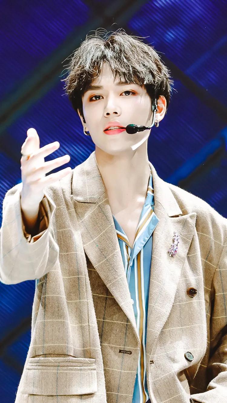 Lin Yanjun wallpaper - iNEWS
