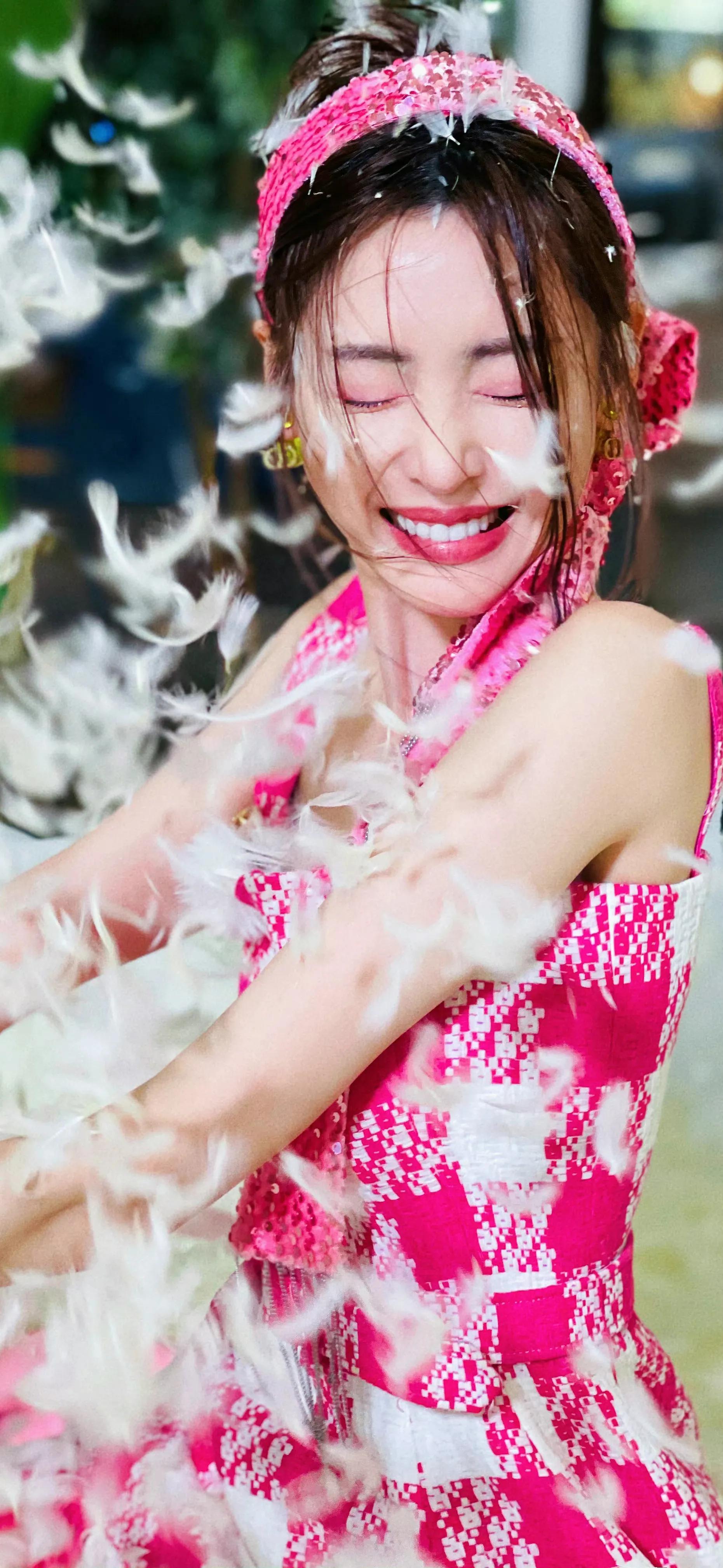 Who doesn't love the fairies in the world - iMedia