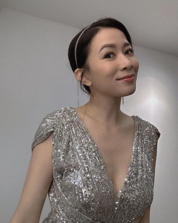 Miss Hong Kong's He Yiting won the big prize and bought a new car to ...