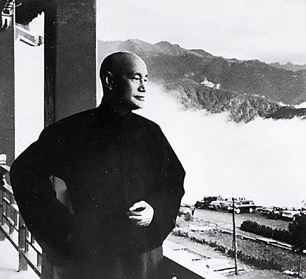 Chiang Kai-shek's Cancellation: The plan to bomb Tiananmen Square at ...