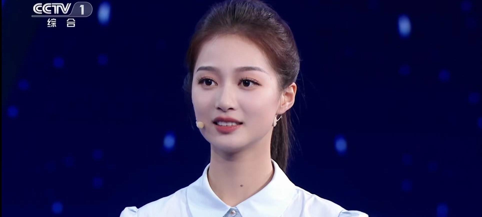 Feng Lin, who was praised by Kang Hui for being calm and composed and ...