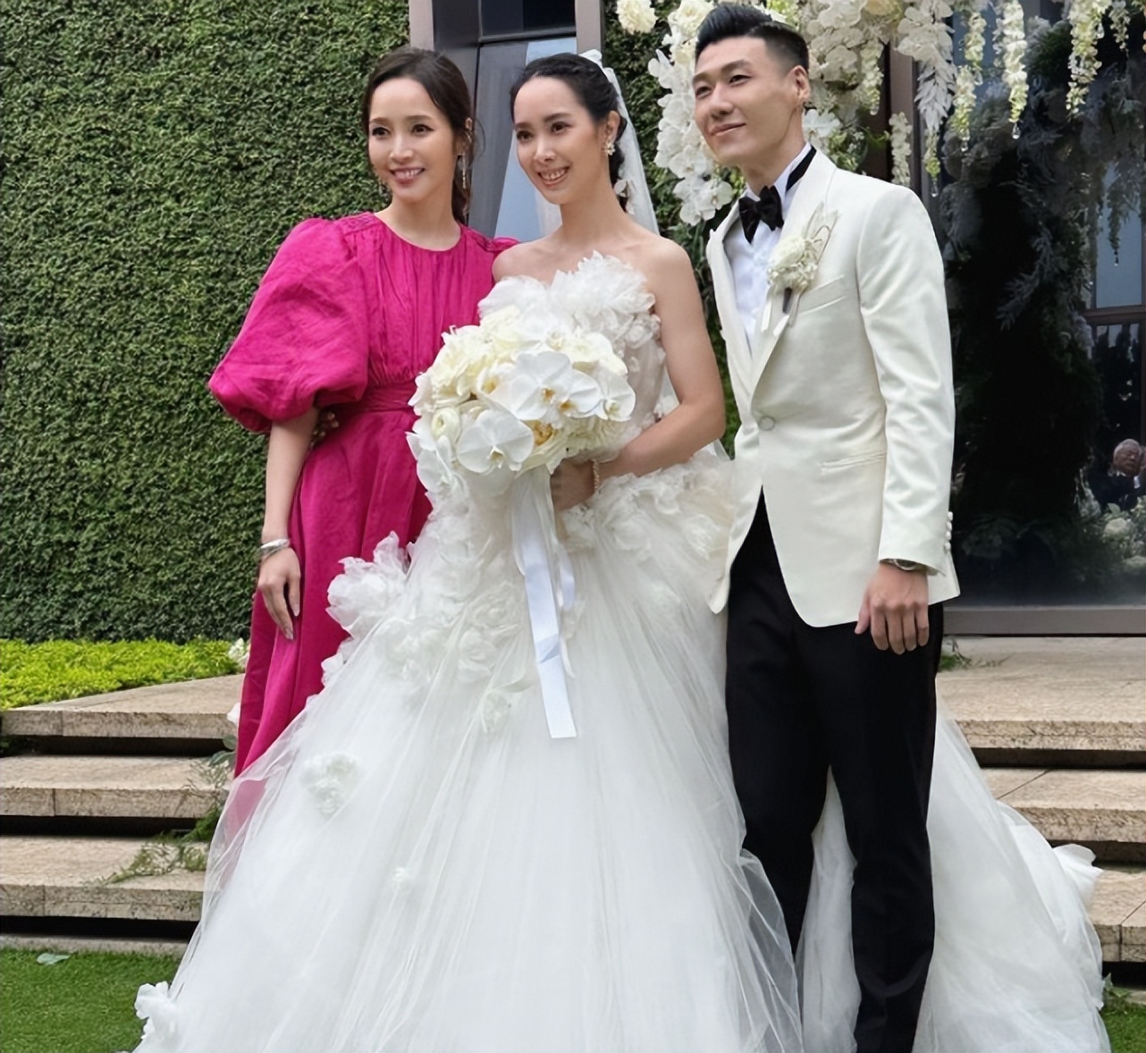 Lee Jinglei and Wang Leehom made their first appearance after their ...