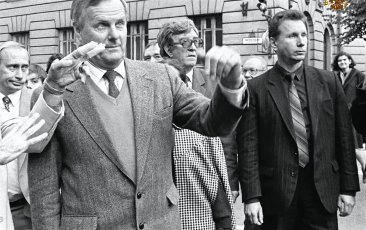 Russia's first bodyguard: Help Putin escape 8 assassinations in 20 ...