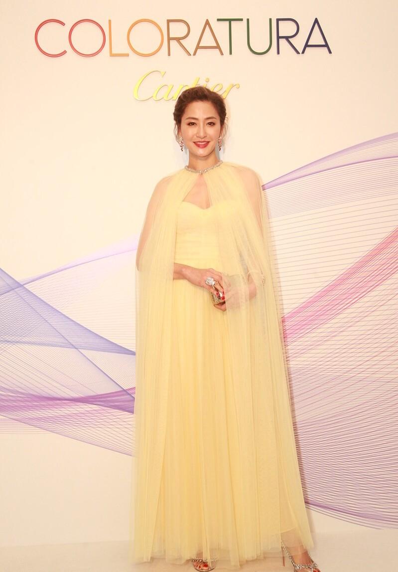 "Hong Kong Supermodel" Zhou Wenqi: Suspected of having plastic surgery ...