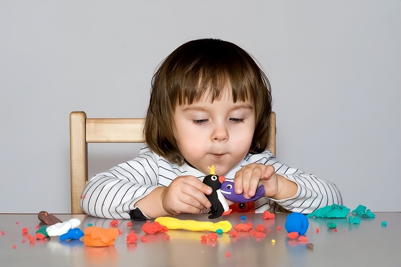 Brain science explanation: 2-year-old children have three parenting ...