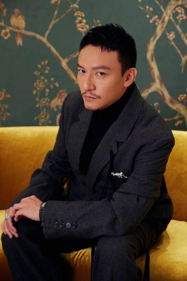 Lin Qingxia and Zhang Zhen attended the event on the same stage and ...