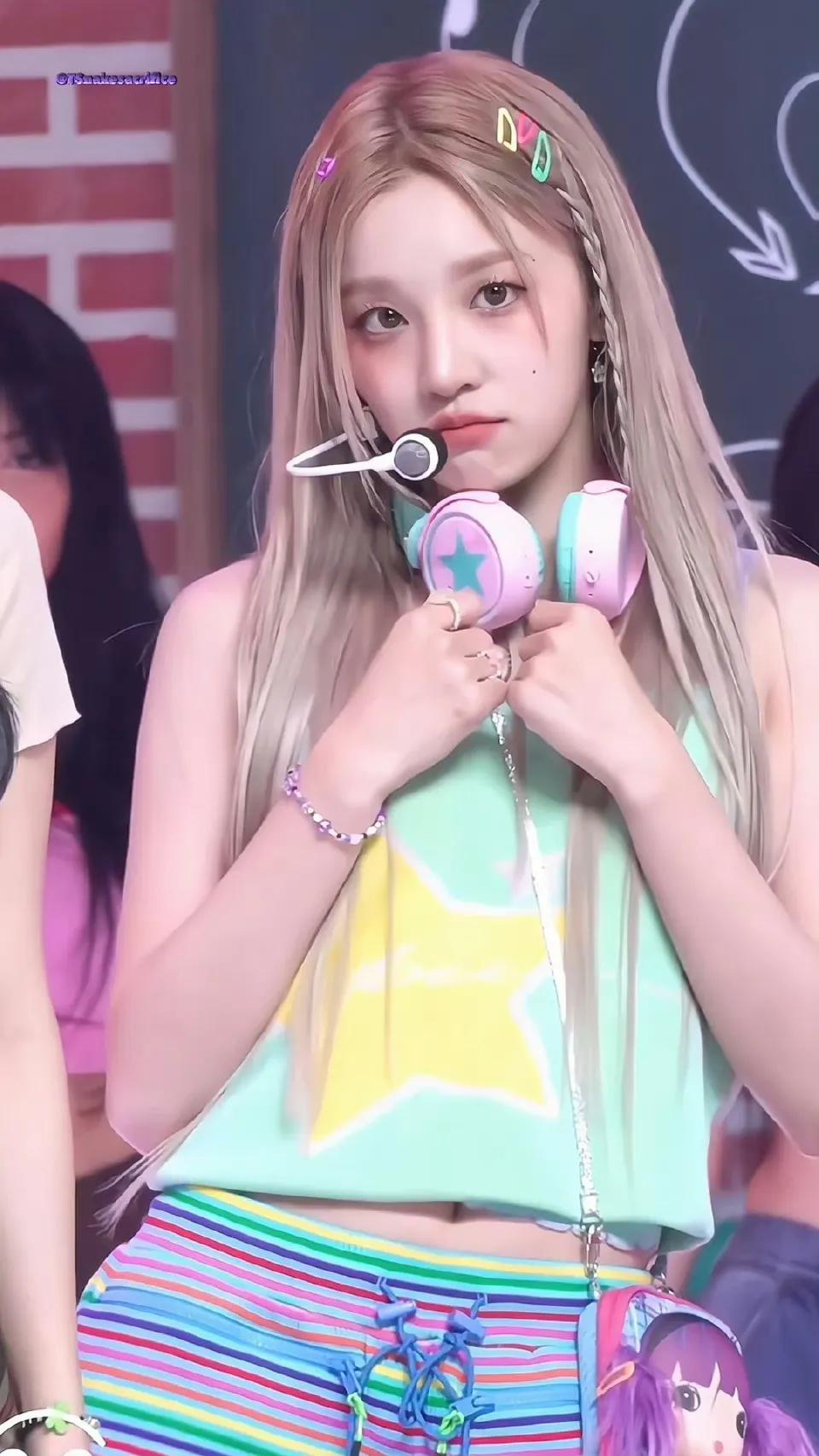 Let's run! The last episode was recorded in Thailand. Song Yuqi took ...