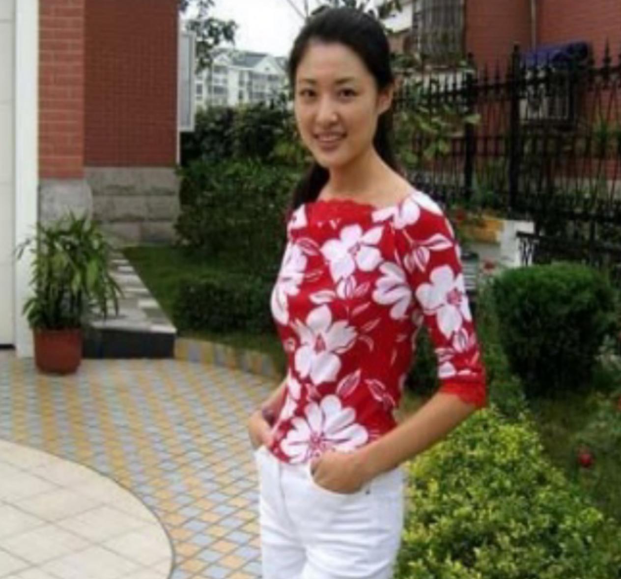 CCTV host Zhou Tao: After divorcing his first love, he turned around and married a rich man who ...