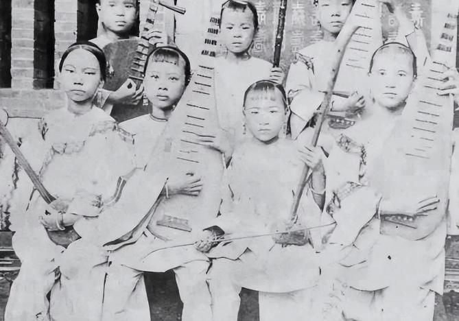 The real photos of women in brothels in the late Qing Dynasty may be ...